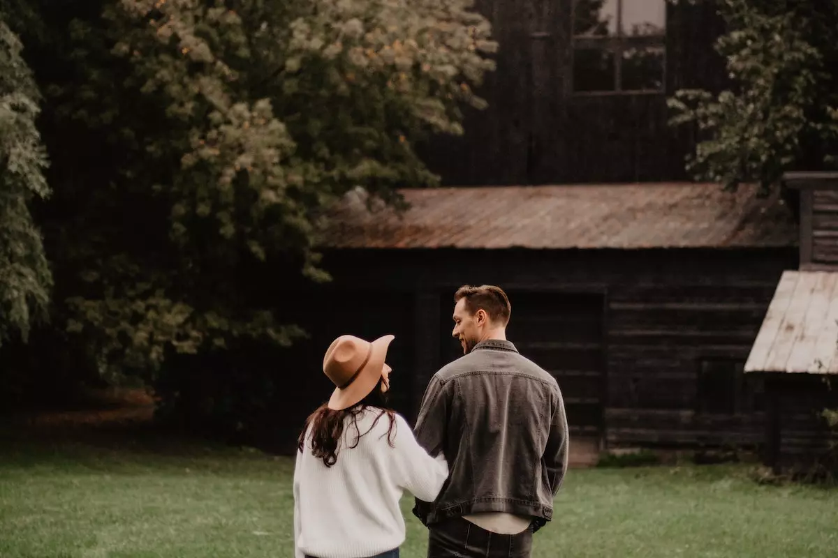 What Does It Mean When A Man Invites You To His House 13 Reasons 